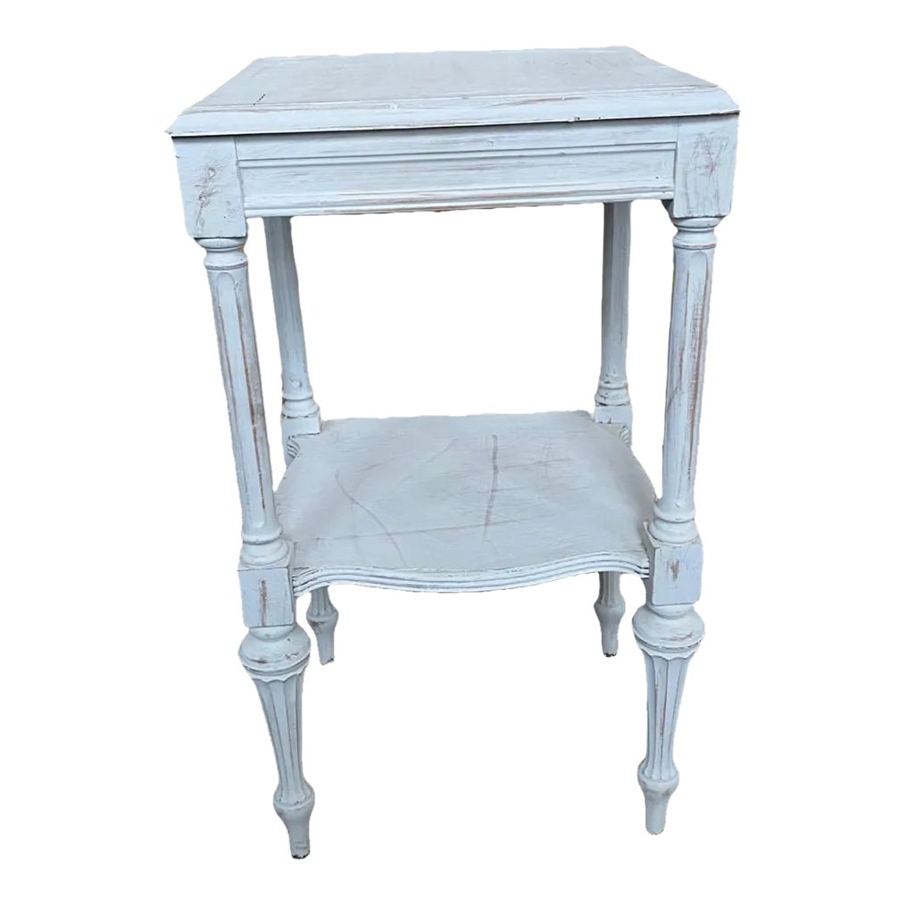 1950s Vintage Sheraton Side Table | Chairish