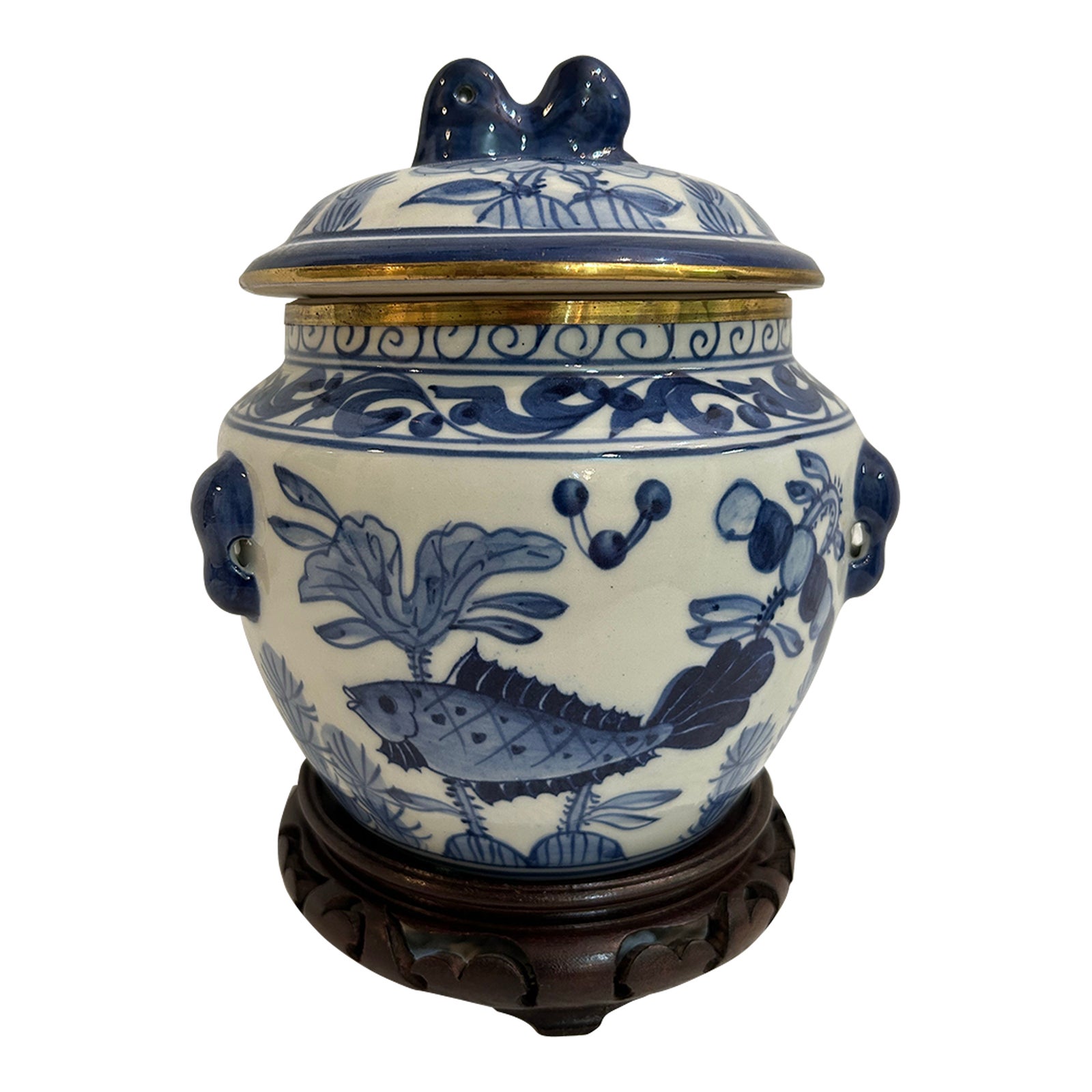 Late 20th Century Blue and White Chinoiserie Seascape Temple Jar on ...