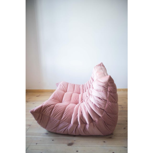 Ligne roset togo pink store