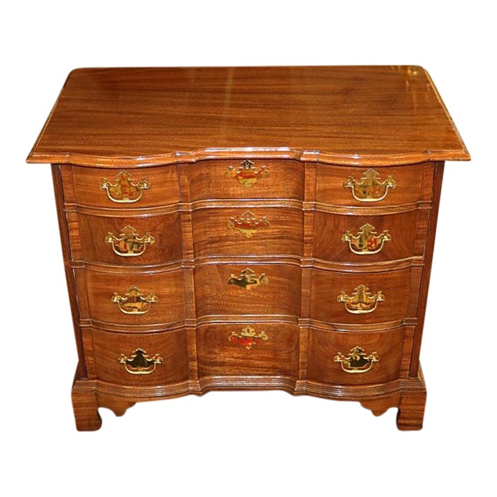 1980s Hickory Manufacturing Mahogany Chippendale Style Block Front ...