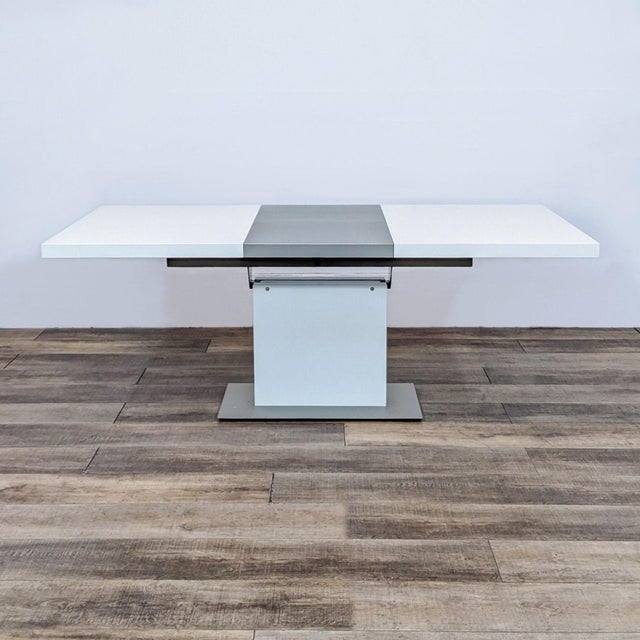 BoConcept Milano Modern Extendable Dining Table | Chairish