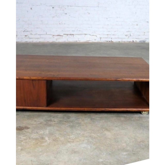 1960s Low Slung Mid Century Coffee Table | Chairish