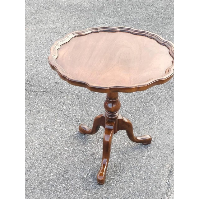 Mid 20th Century Drexel Heritage Vintage Pie Crust Side Table | Chairish