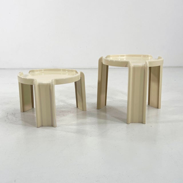 White Nesting Tables by Giotto Stoppino for Kartell, 1970s, Set of 2 ...