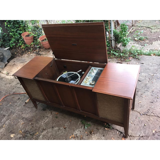 1960s Mid-Century Modern Zenith Record Stereo Console | Chairish