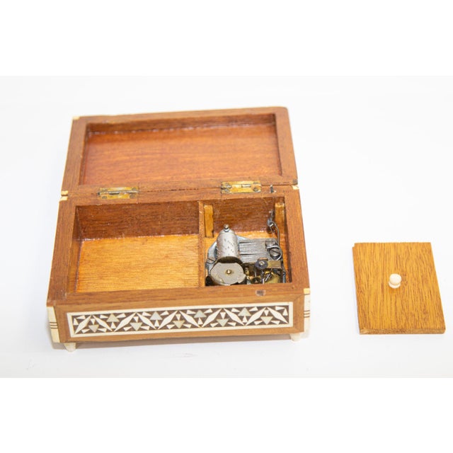 Vintage Spanish Inlaid Marquetry Decorative Music Box Inlaid With White ...