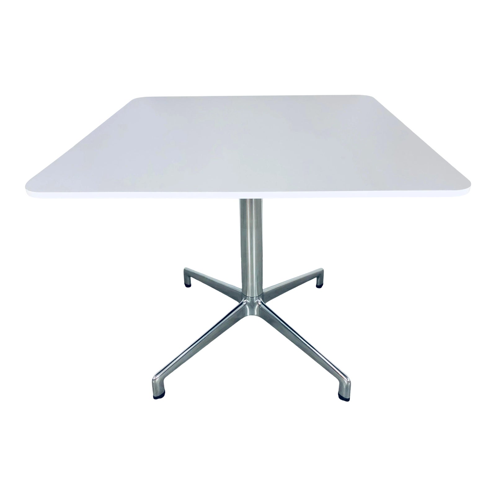 Mid-Century Modern Eoos Keilhauser White “Juxta” Side Table | Chairish