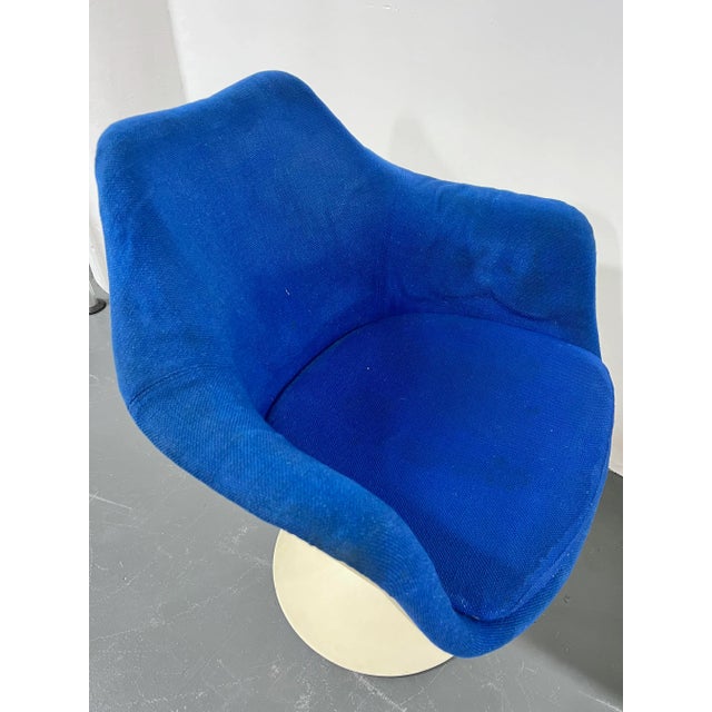 1970s Vintage Knoll Eero Saarinen Blue Upholstered Fiberglass Tulip Arm ...