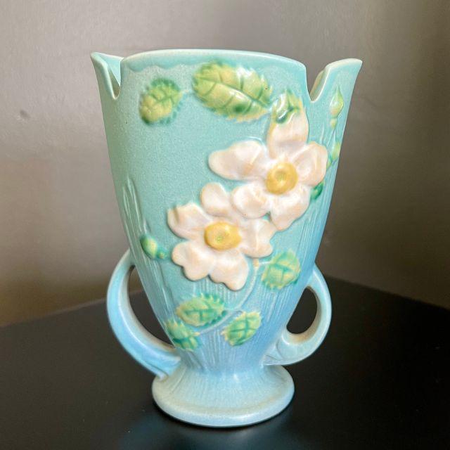1940s Roseville Pottery "White Rose" Vase No. 980-6 | Chairish