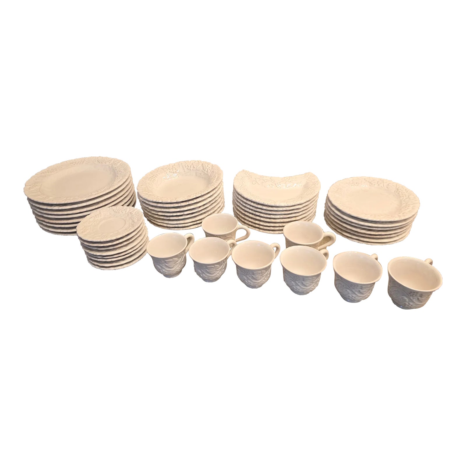 Late 20th Century Grazia Majolica Deruta Dinnerware Set- 47 Pieces ...
