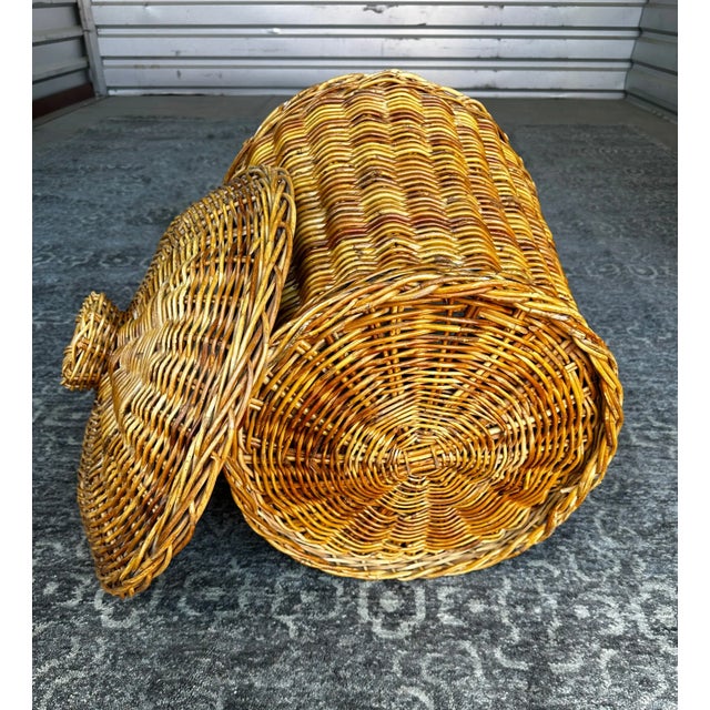 Rustic European Wicker Basket W/Lid | Chairish