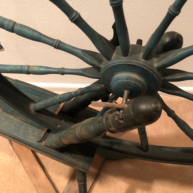 1900s Early American Spinning Wheel With Original Blue Paint | Chairish