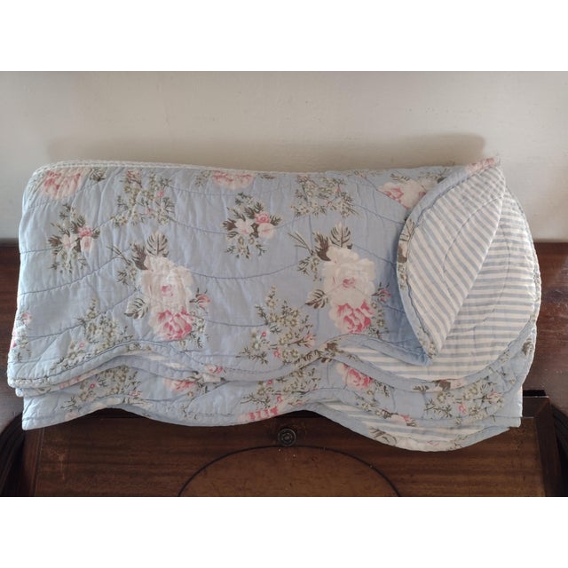 Vintage 1990s Floral Scalloped Edge Twin Size Quilt | Chairish