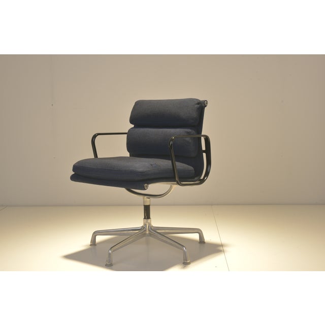 EA 208 Softpad Aluchair by Charles and Ray Eames for Herman Miller ...
