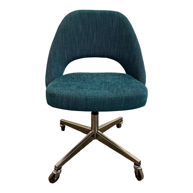 Knoll Saarinen Executive Swivel Office Chair Reupholstered in Crypton ...