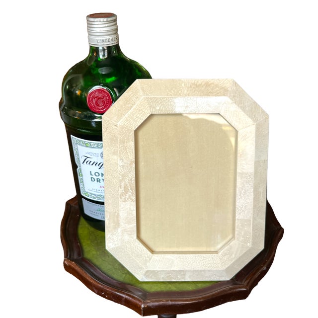 Creamy Beige Octagonal Marble Picture Frame With Cream Velvet Lining ...