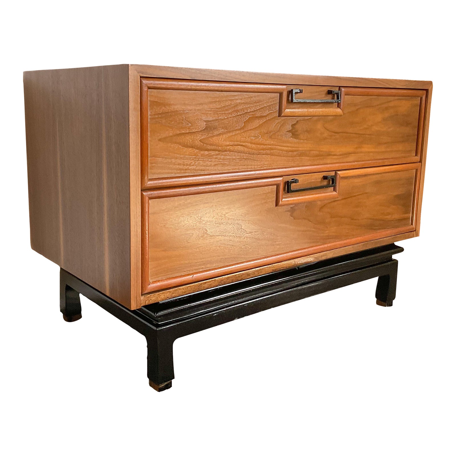 1960s American of Martinsville Hollywood Regency Ming Inspired Chest ...