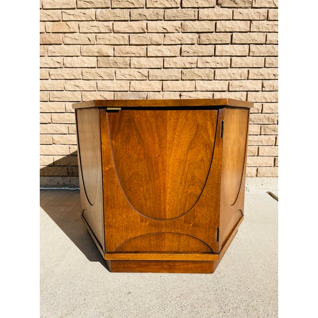 Mid 20th Century Vintage Mid Century Modern Broyhill Brasilia Hexagon ...