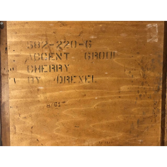 1940s Pair of Vintage Mid-Century Walnut / Glass Drexel "Et Cetera ...