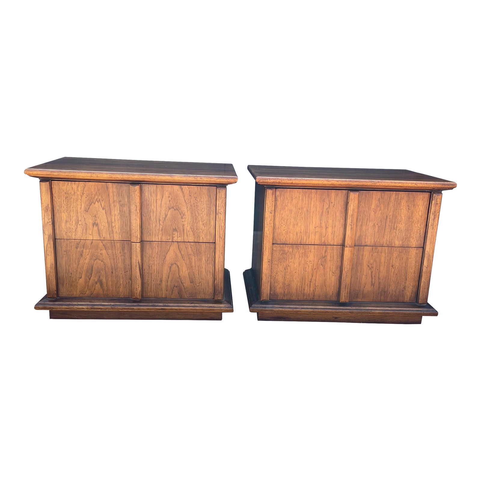 MCM Nightstands by Henredon - a Pair | Chairish