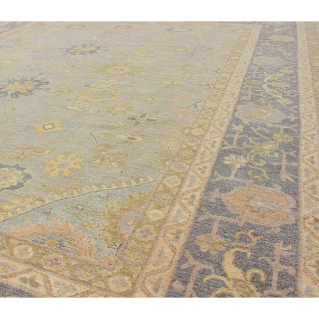 Modern Tabriz Design Fine Rug in Muted Gray Blue Background, Medium ...